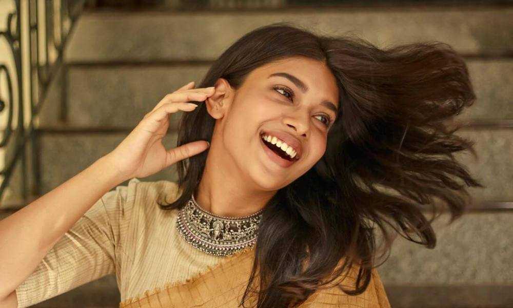 Dushara Vijayan Wiki, Biography, Age, Movies, Images - wikimylinks