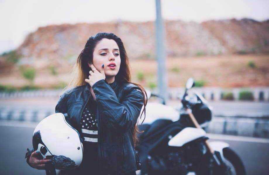 Nesa Farhadi Wiki, Biography, Age, Family, Images - wikimylinks