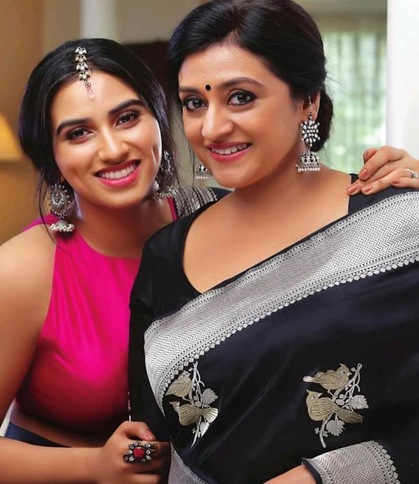 Parvathy Jayaram (Jayaram Wife) Wiki, Biography, Age, Movies, Images ...